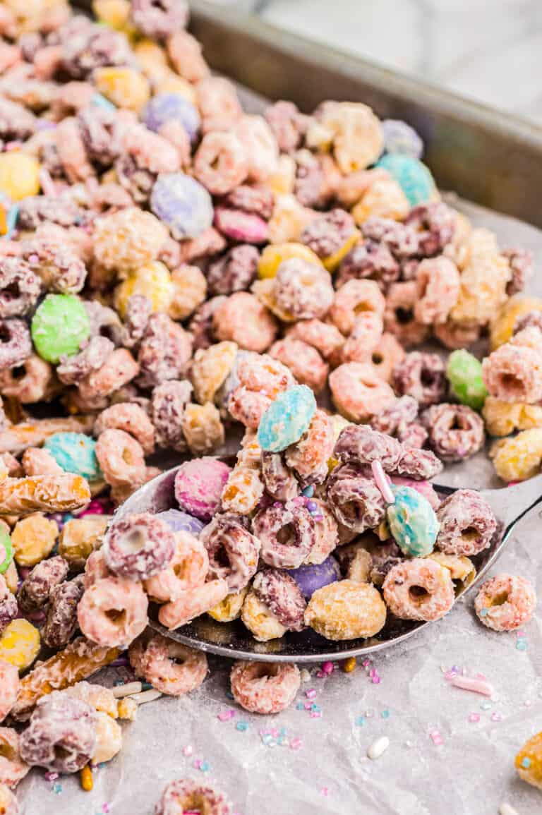 Easter Bunny Bait Snack Mix Recipe - Easy Dessert Recipes