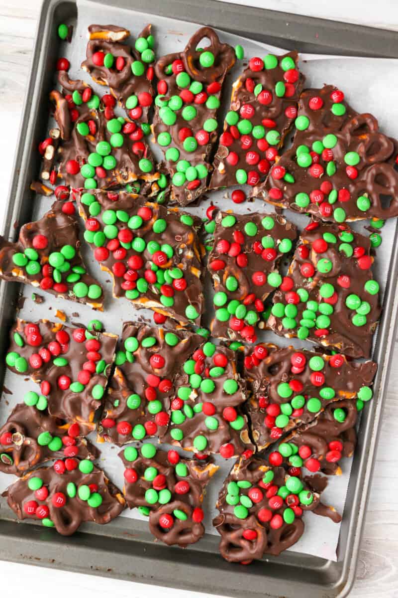 M&M Pretzel Bark Recipe - Easy Dessert Recipes