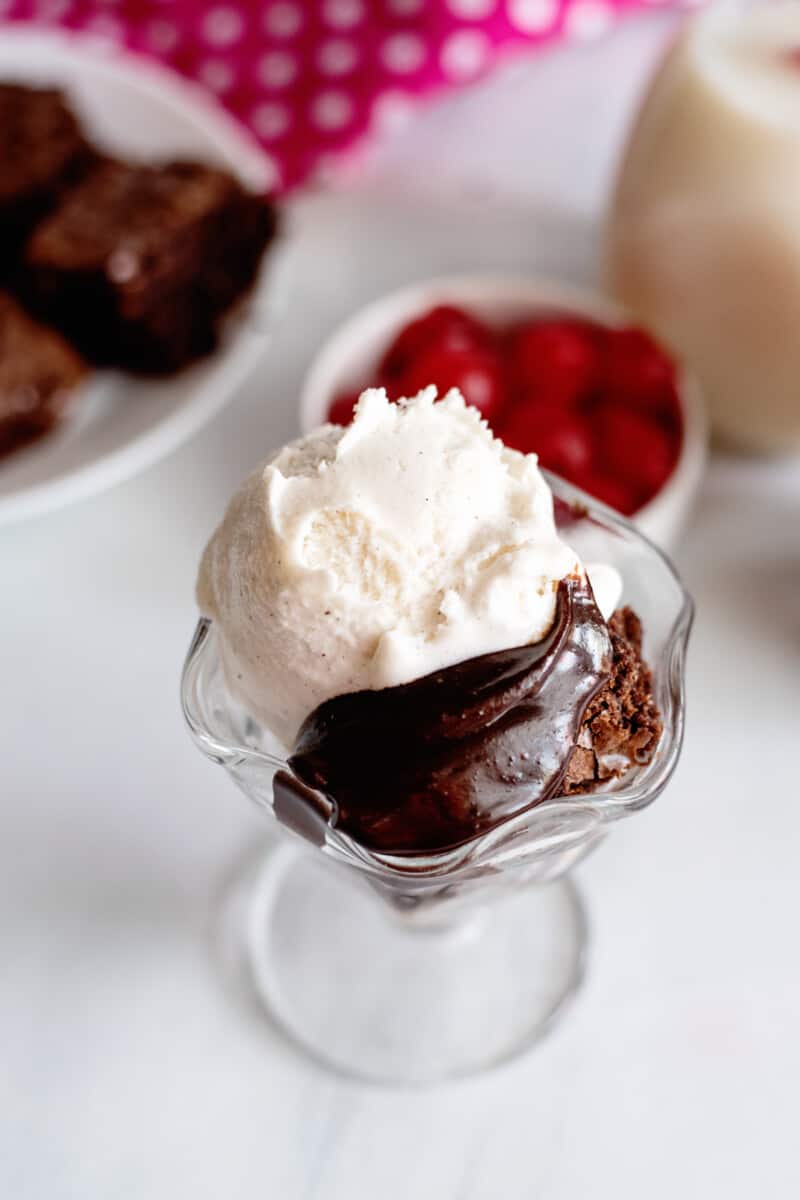 Hot Fudge Sauce Recipe - Easy Dessert Recipes