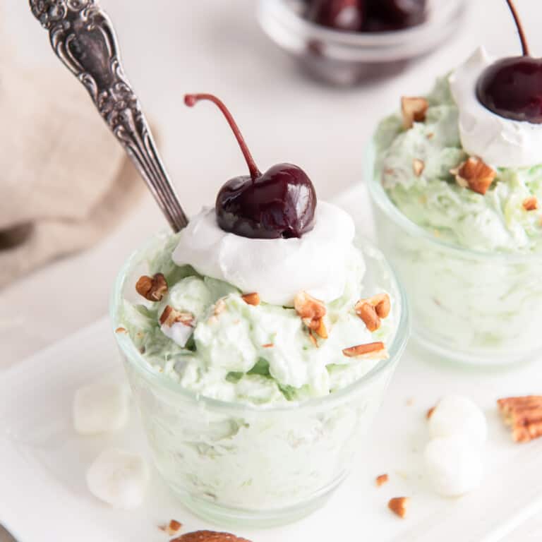 Watergate Salad Recipe (aka Pistachio Fluff) - Easy Dessert Recipes