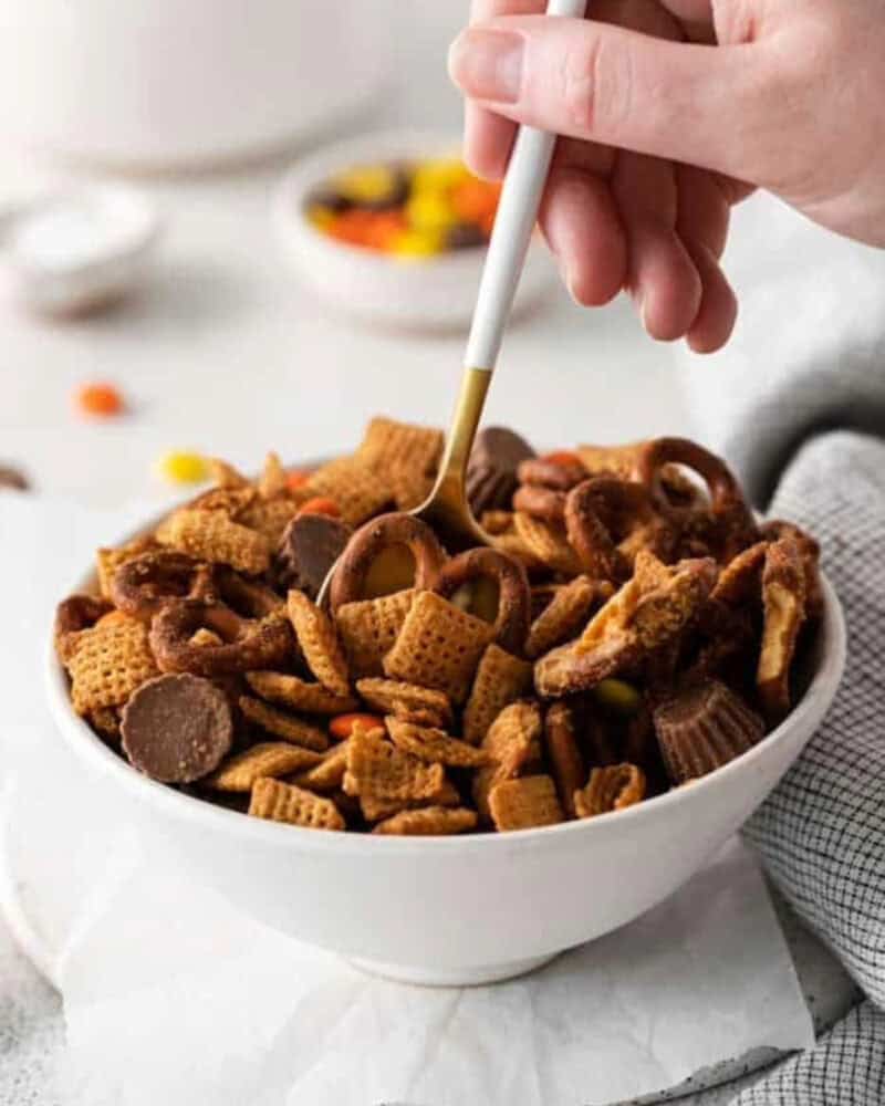 Chocolate Peanut Butter Chex Mix Recipe - Easy Dessert Recipes