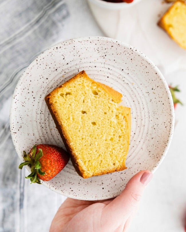 Simple Vanilla Pound Cake Recipe - Easy Dessert Recipes